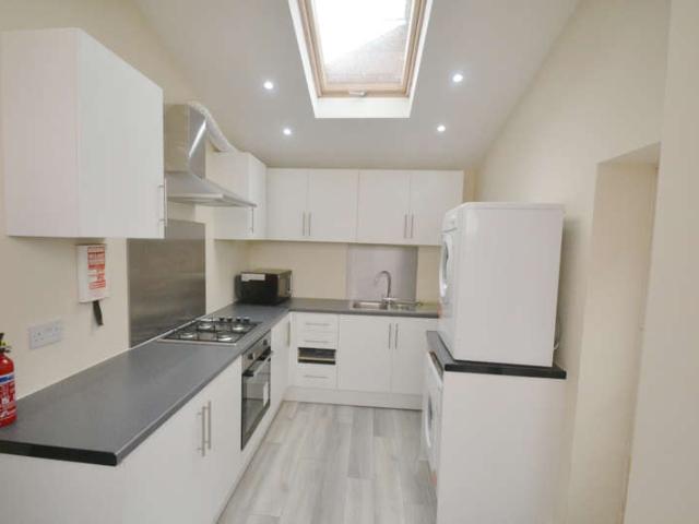 5 Bedroom Terraced House