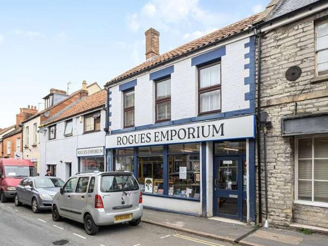 5 Bedroom Terraced House