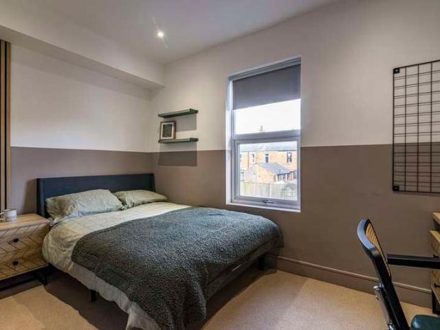 5 Bedroom Terraced House