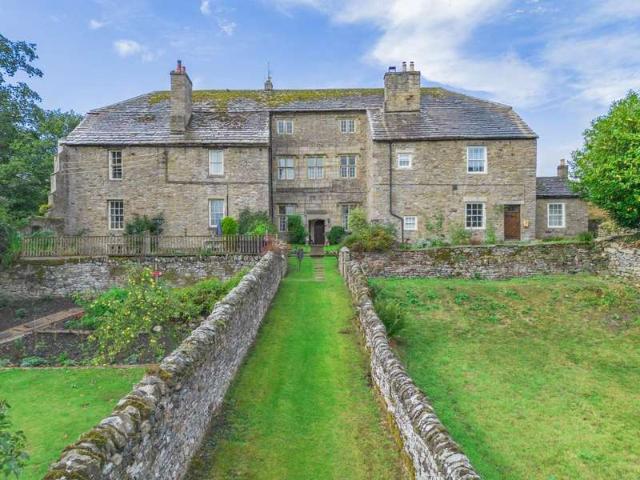 5 Bedroom Terraced House