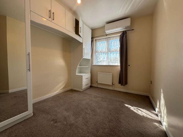 5 Bedroom Terraced House