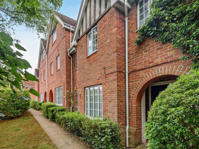 5 Bedroom Terraced House