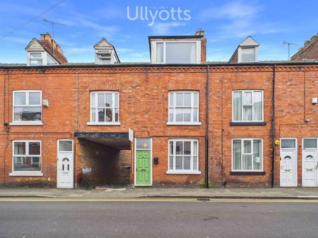 5 Bedroom Terraced House