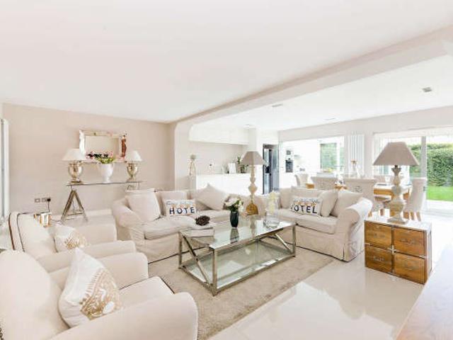 5 Bedroom Terraced House
