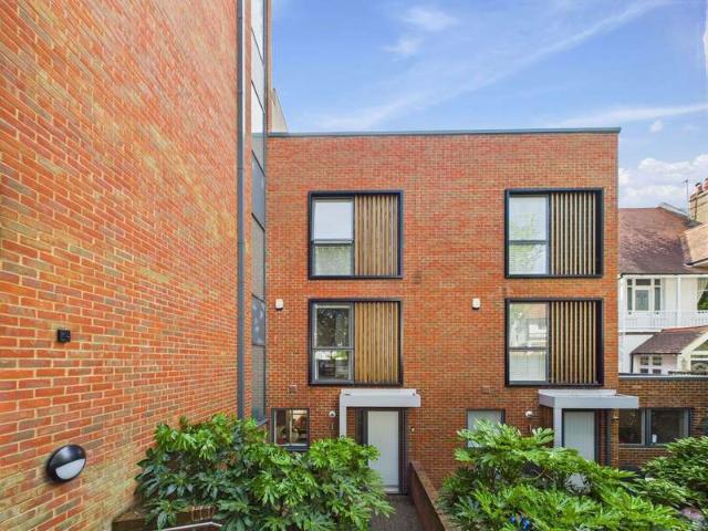 5 Bedroom Terraced House