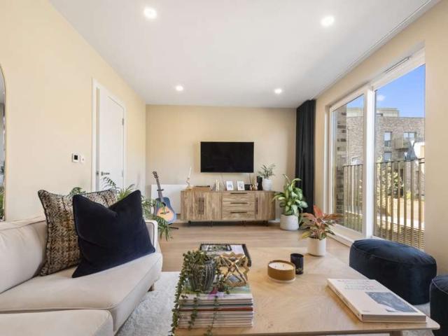 2 Bedroom Apartment Flat