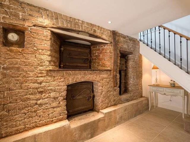 5 Bedroom Terraced House