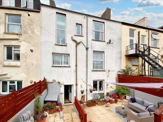 5 Bedroom Terraced House