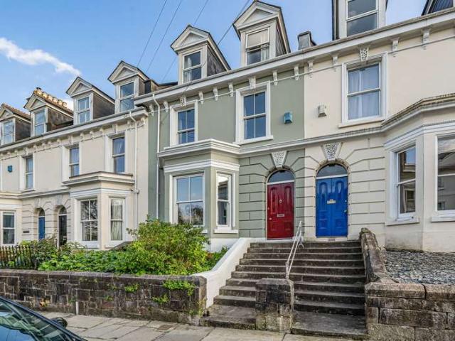 5 Bedroom Terraced House