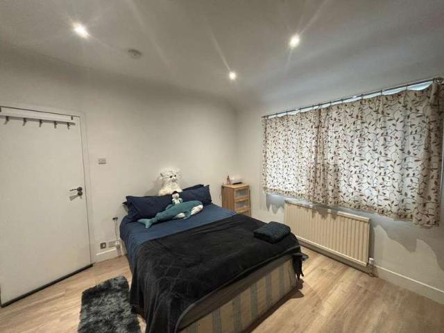 5 Bedroom Terraced House