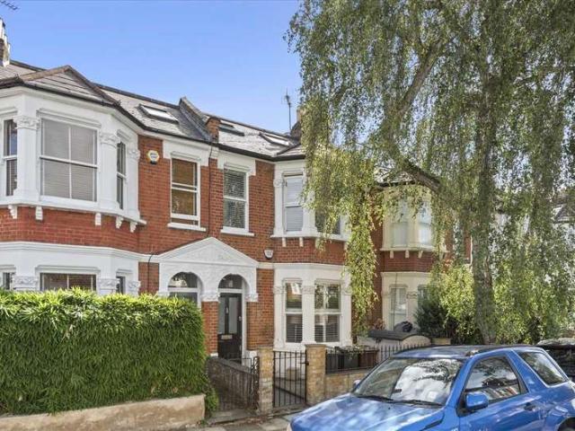4 Bedroom Terraced House
