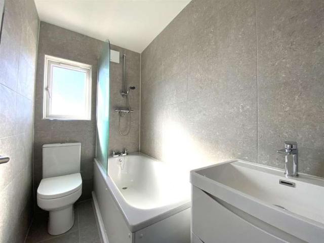 5 Bedroom Terraced House