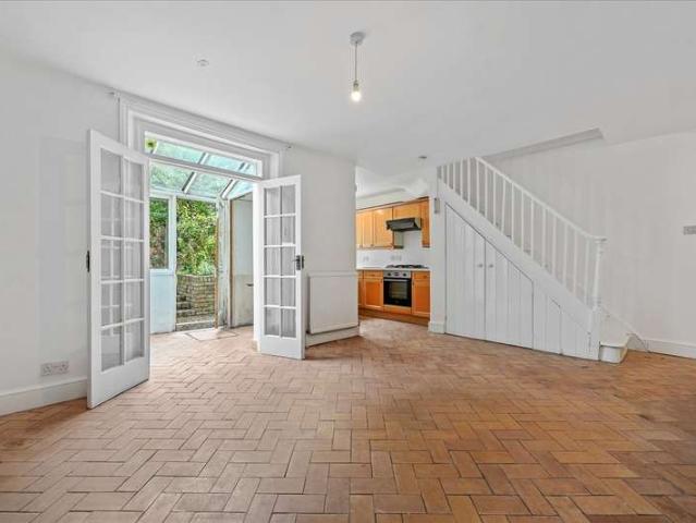 5 Bedroom Terraced House