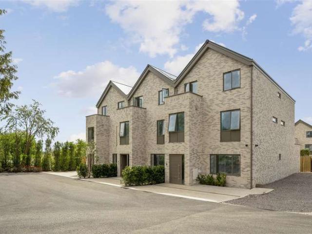 5 Bedroom Terraced House