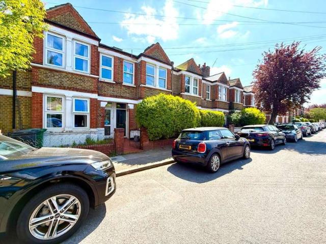 5 Bedroom Terraced House