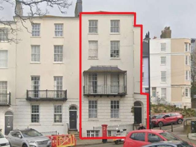 5 Bedroom Terraced House