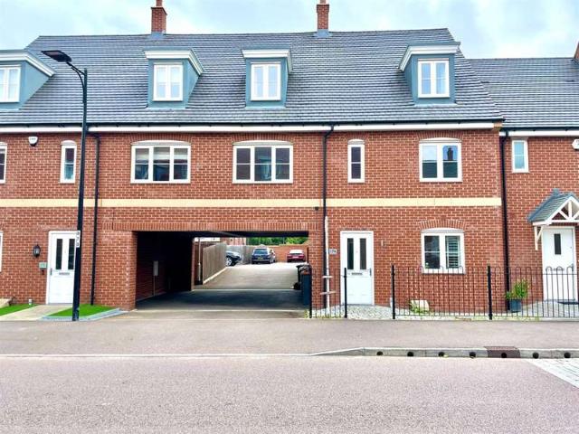 5 Bedroom Terraced House