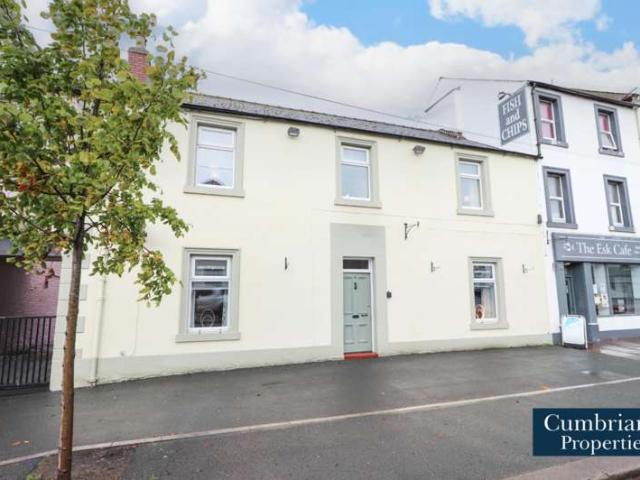 5 Bedroom Terraced House