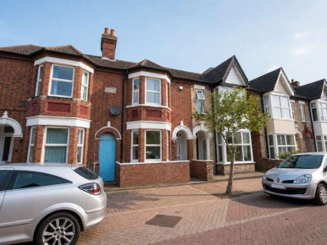 5 Bedroom Terraced House