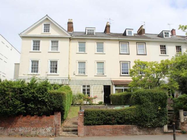 5 Bedroom Terraced House