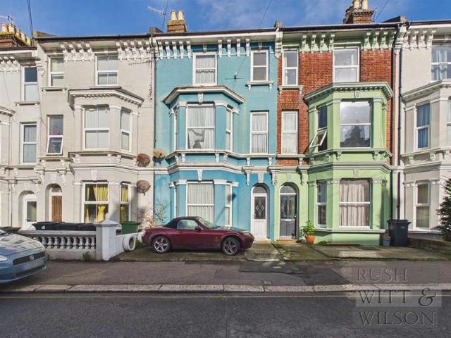 5 Bedroom Terraced House