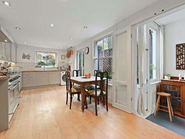 5 Bedroom Terraced House