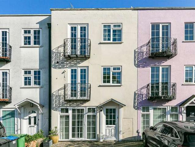 5 Bedroom Terraced House