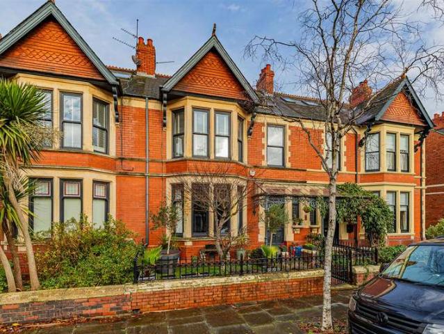 5 Bedroom Terraced House