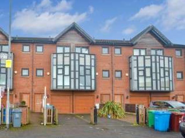 5 Bedroom Town House