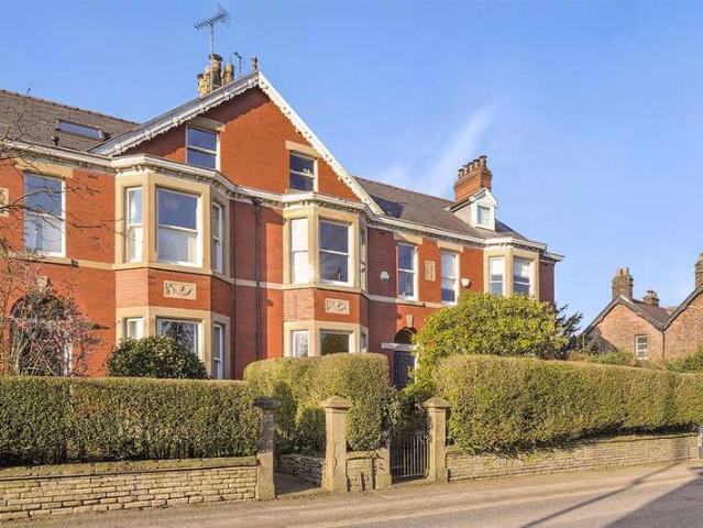 5 Bedroom Terraced House