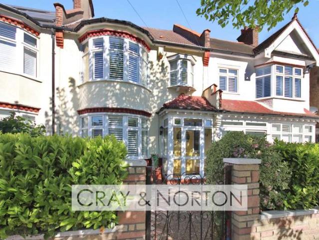 5 Bedroom Terraced House