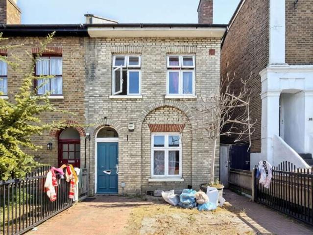 5 Bedroom Terraced House