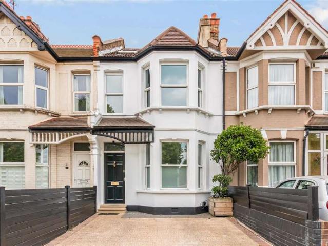 5 Bedroom Terraced House