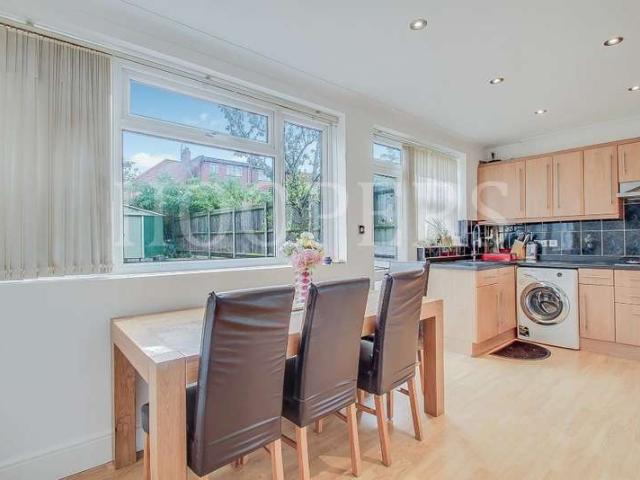 5 Bedroom Terraced House