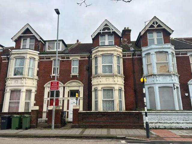 5 Bedroom Terraced House