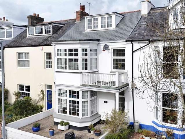 5 Bedroom Terraced House