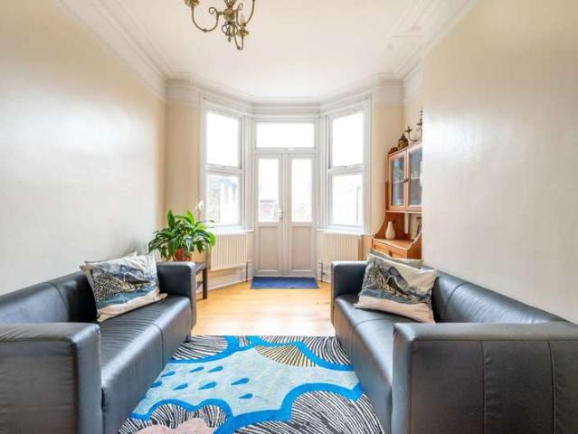 5 Bedroom Terraced House