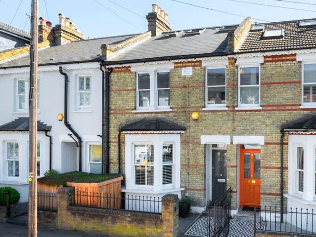 5 Bedroom Terraced House