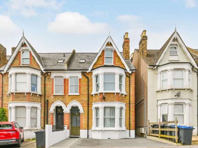 5 Bedroom Terraced House