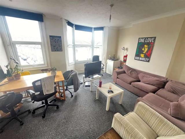 5 Bedroom Terraced House