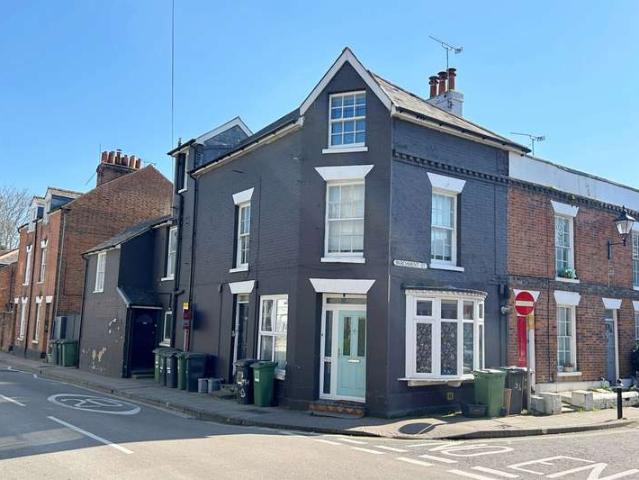 5 Bedroom Terraced House