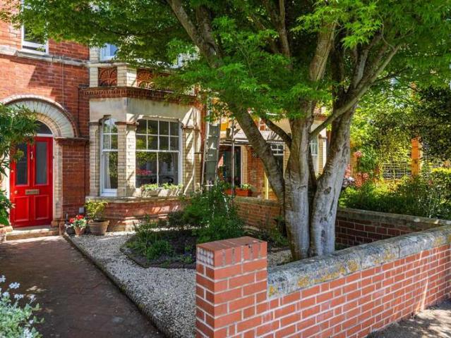 5 Bedroom Terraced House