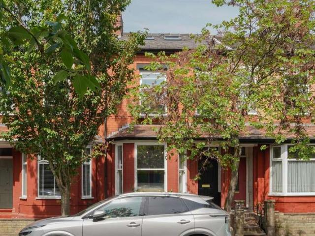 5 Bedroom Terraced House