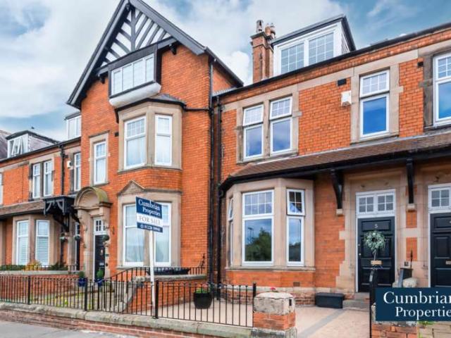 5 Bedroom Terraced House