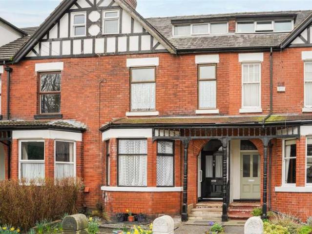 5 Bedroom Terraced House