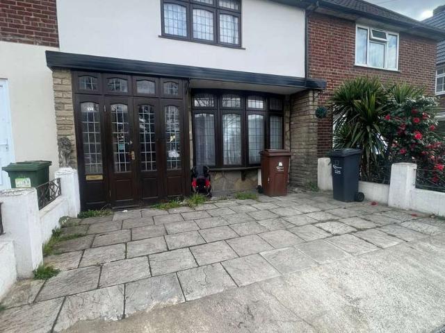 5 Bedroom Terraced House