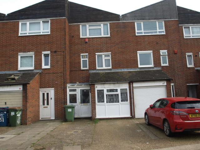 5 Bedroom Terraced House