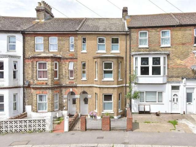 5 Bedroom Terraced House