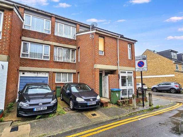 5 Bedroom Terraced House
