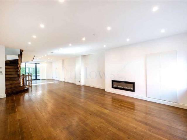5 Bedroom Terraced House